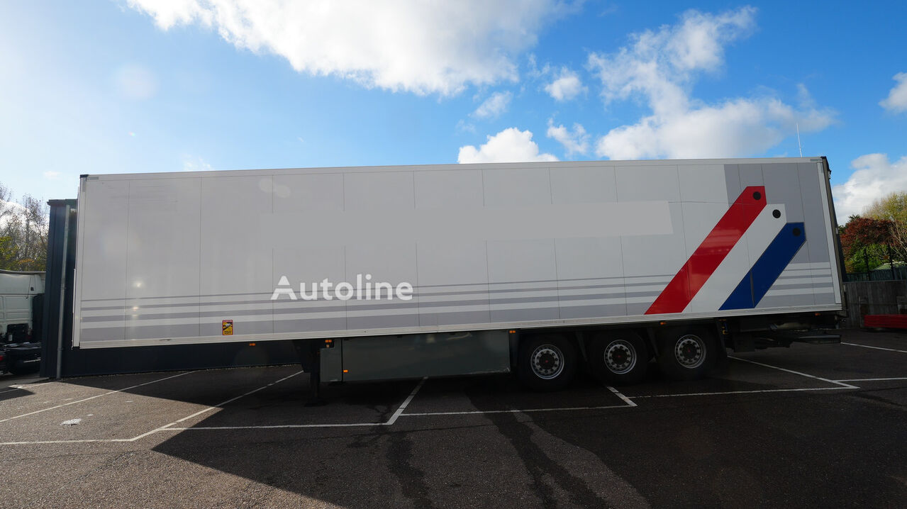 Schmitz Cargobull 3 AXLE FRIGO TRAILER WITH THERMO KING BI-TEMP poluprikolica hladnjača