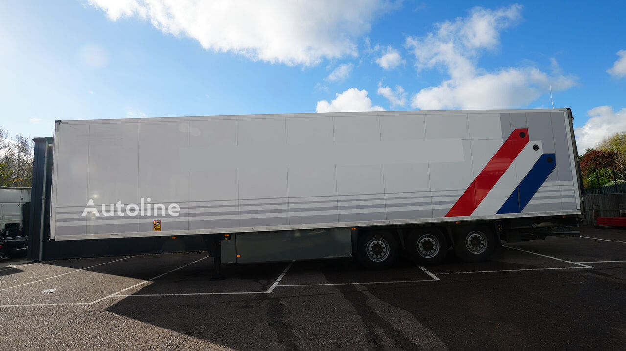 Schmitz Cargobull 3 AXLE FRIGO TRAILER WITH THERMO KING BI-TEMP poluprikolica hladnjača