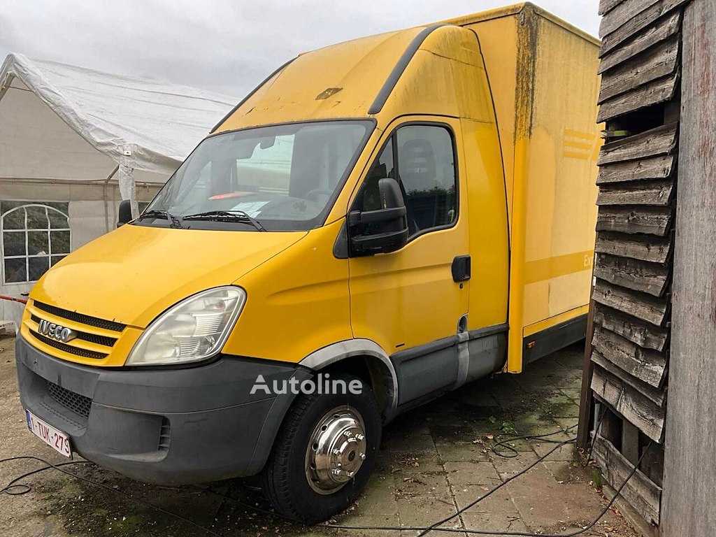 Prodaje se IVECO 65C18 kamion furgon na aukciji