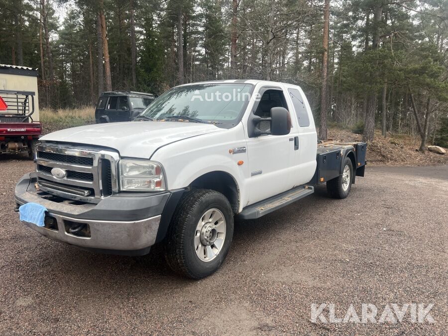 Prodaje se Ford F350 Powerstroke rol kiper sa kukom na aukciji