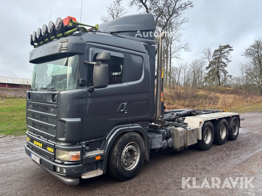 Prodaje se Scania R124G 420 rol kiper sa kukom na aukciji