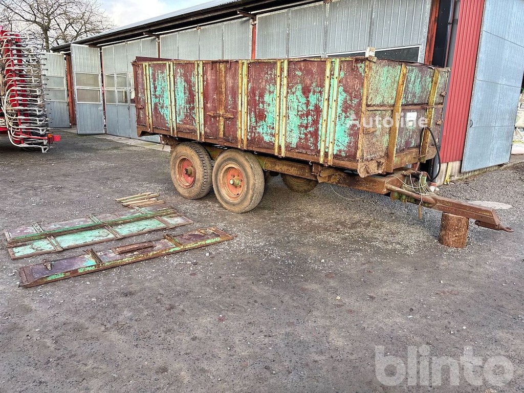 Prodaje se Broaryds prikolicu kiper na aukciji