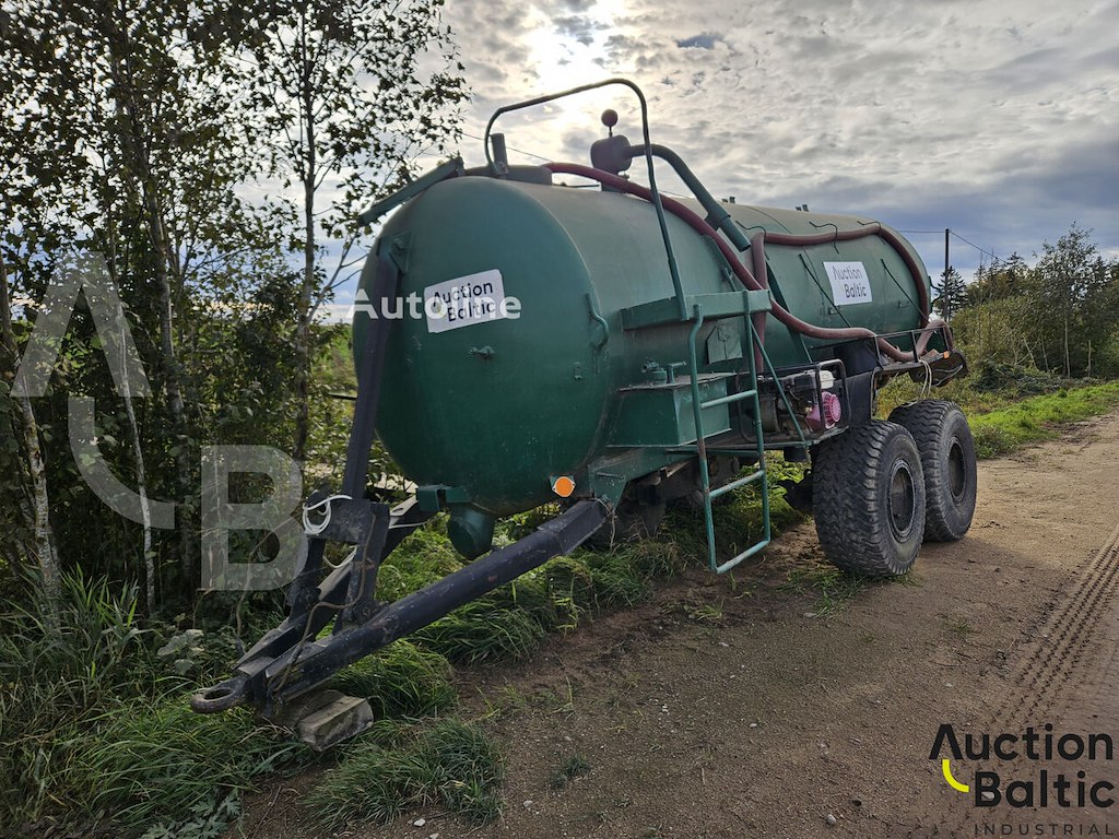 Prodaje se Water transport trailer prikolicu kiper na aukciji