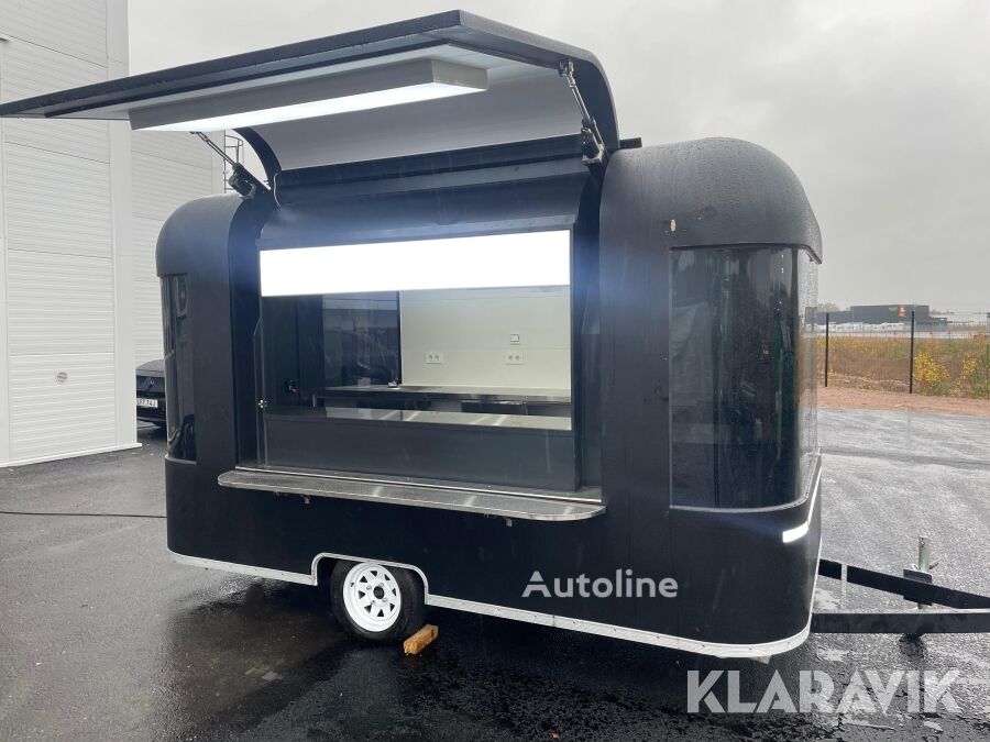 Prodaje se Foodtruck 3,8m prikolicu brze hrane na aukciji