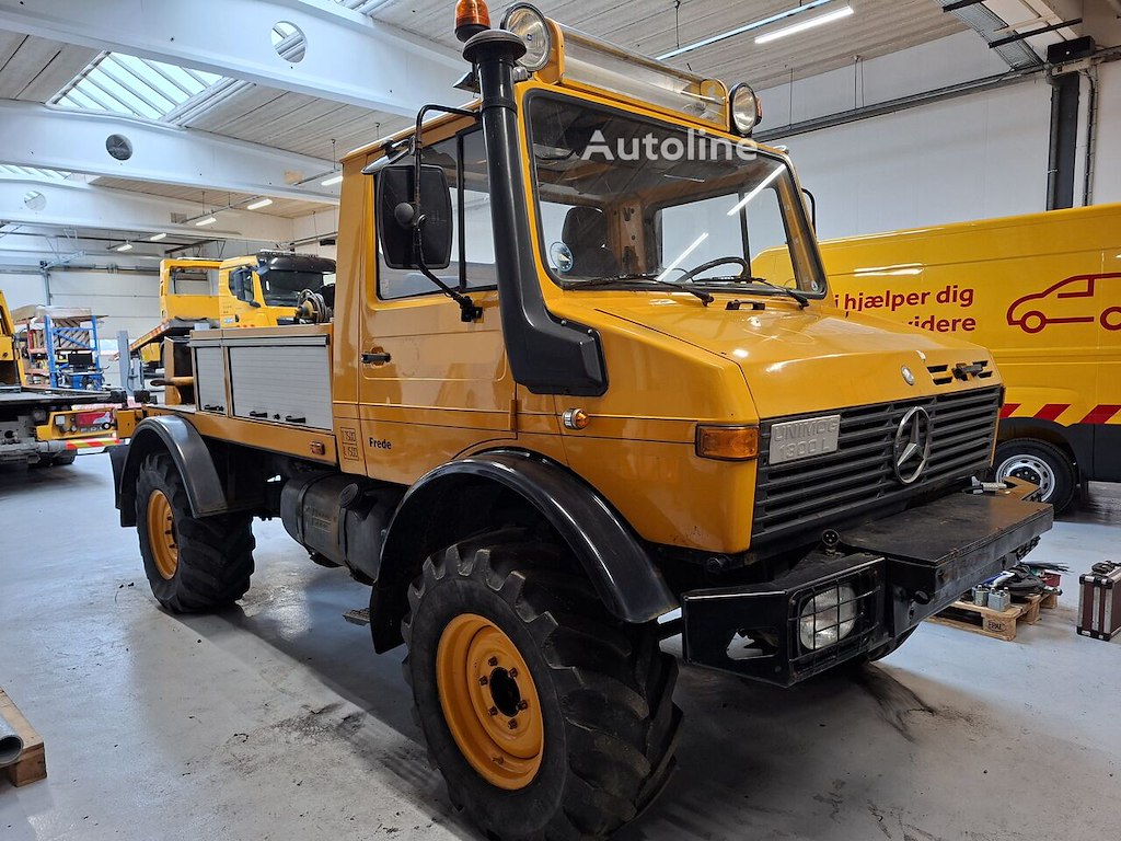 Mercedes-Benz Unimog 1300L 4x4 Winch + Spades recovery šlep auto