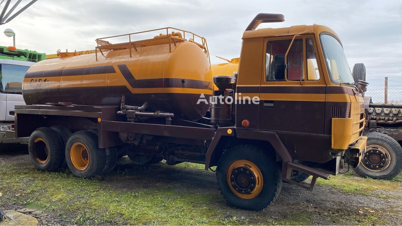 Tatra CAS 11 V10 6x6 autocisterna