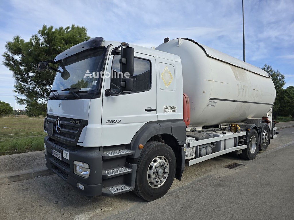 Mercedes-Benz Axor 2533 kamion za transport gasa