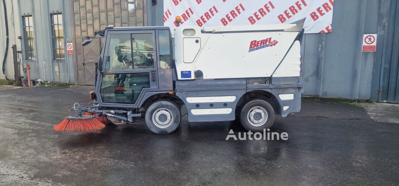 Schmidt COMPACT 200-240 vozilo za čišćenje ulica