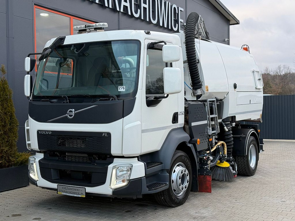 Volvo FL 15.250 vozilo za čišćenje ulica