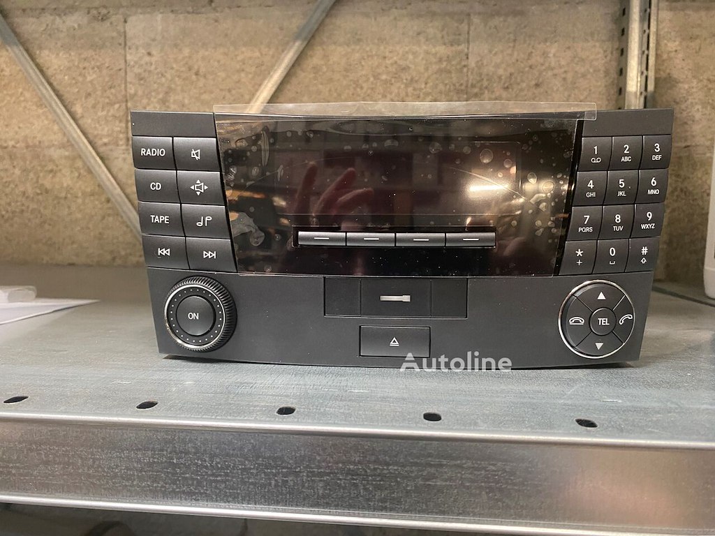 A211820087980 autoradio za Mercedes-Benz automobila