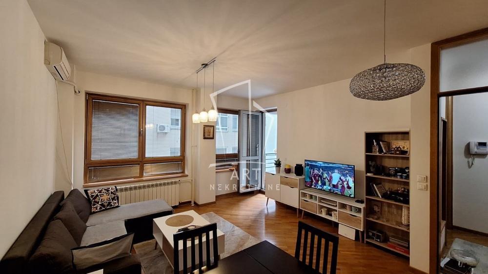 Jovana Ćirilova, Dvosoban stan za izdavanje, 48m2, 600€