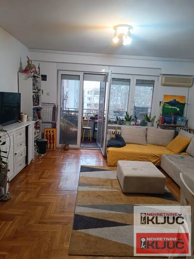 Prodaja, dvosoban stan, 77m², Centar, Novi Sad