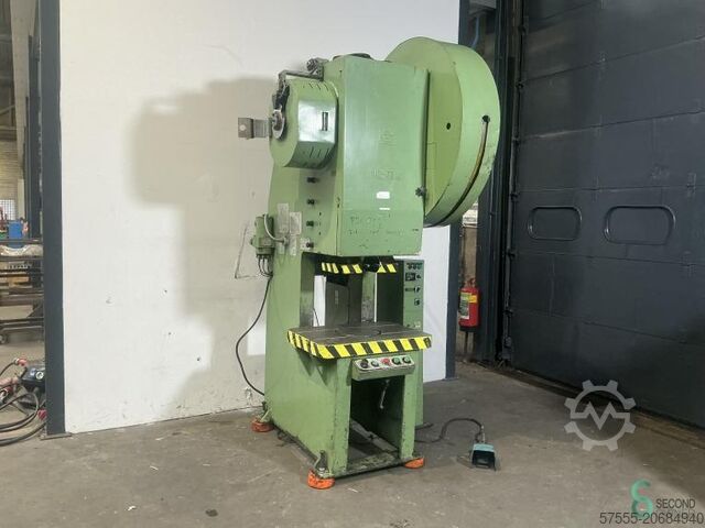Ekscentrična presa MZ Pleven PE-63 1989
MZ Pleven PE-63