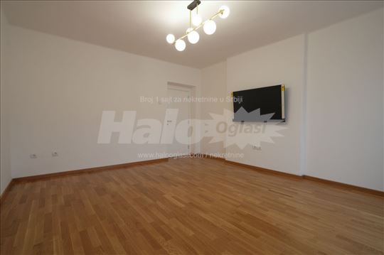 Dvosoban stan 58m2 Novi Beograd - full renoviran
