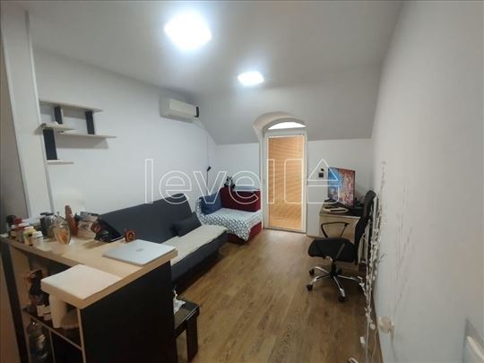 Stan,Novi Sad,Grbavica,kv: 27.00, € 75000, ID: 100