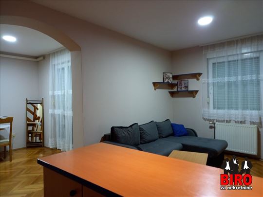 Stan,Novi Sad,Cara Dušana,kv: 68.00, ID: 1006373