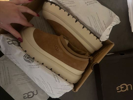 Ugg broj 39 original