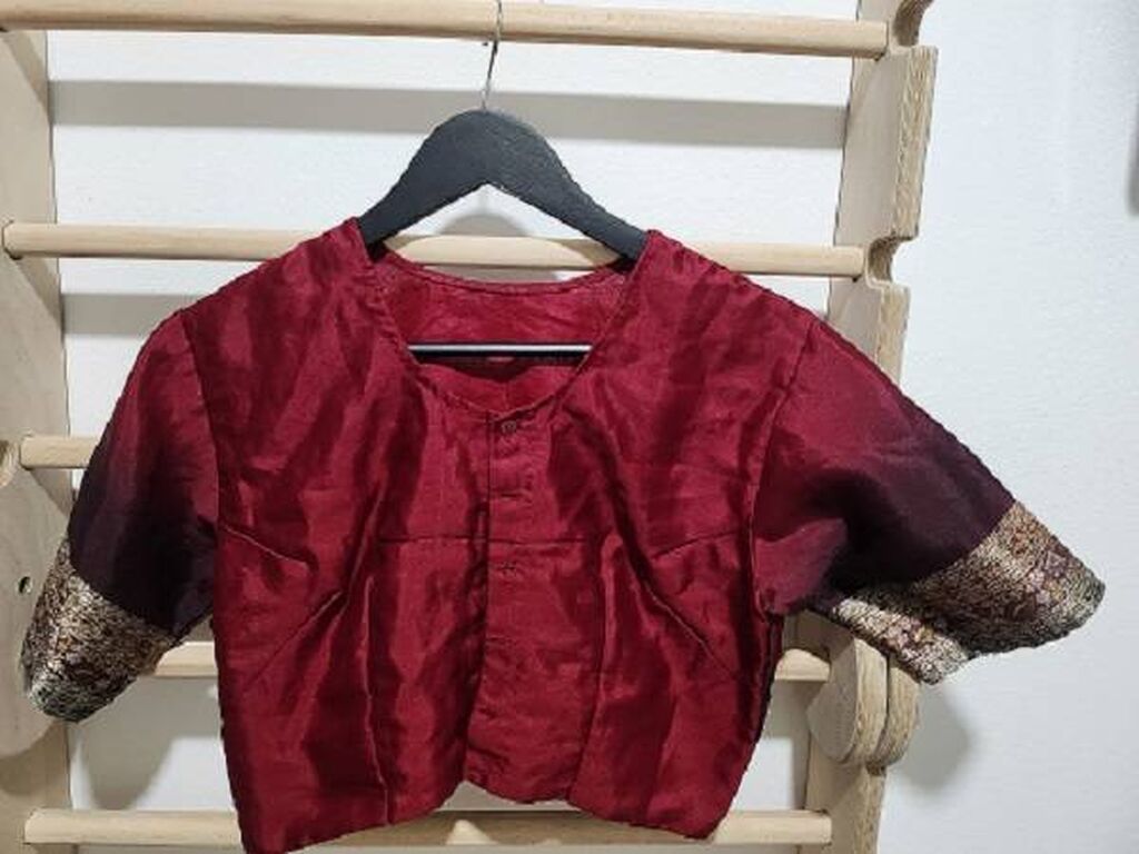Crop bluza, kupljena u Indiji, materijal viskoza svila, uni veličine