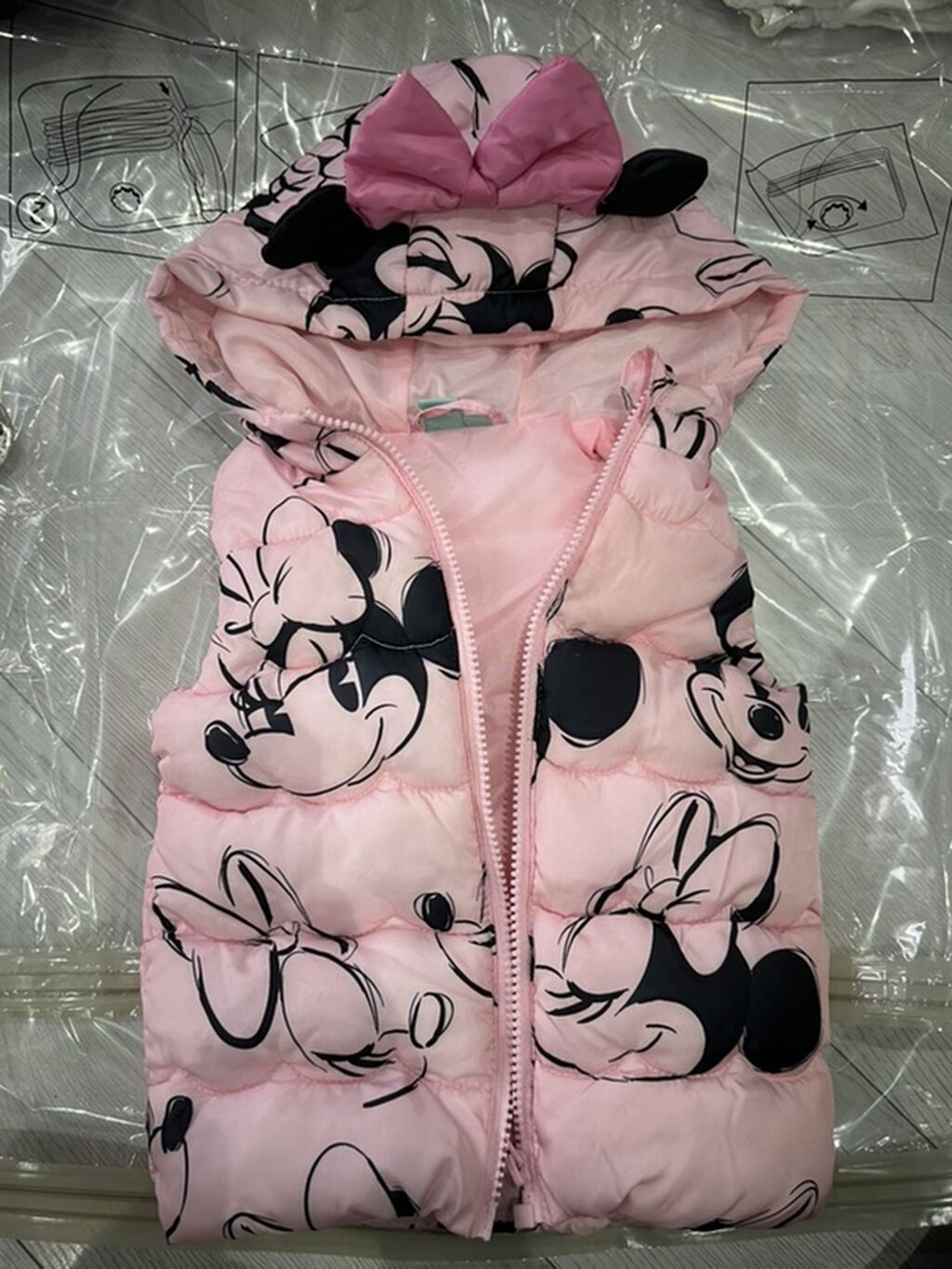 Disney, Perjani prsluk, 80