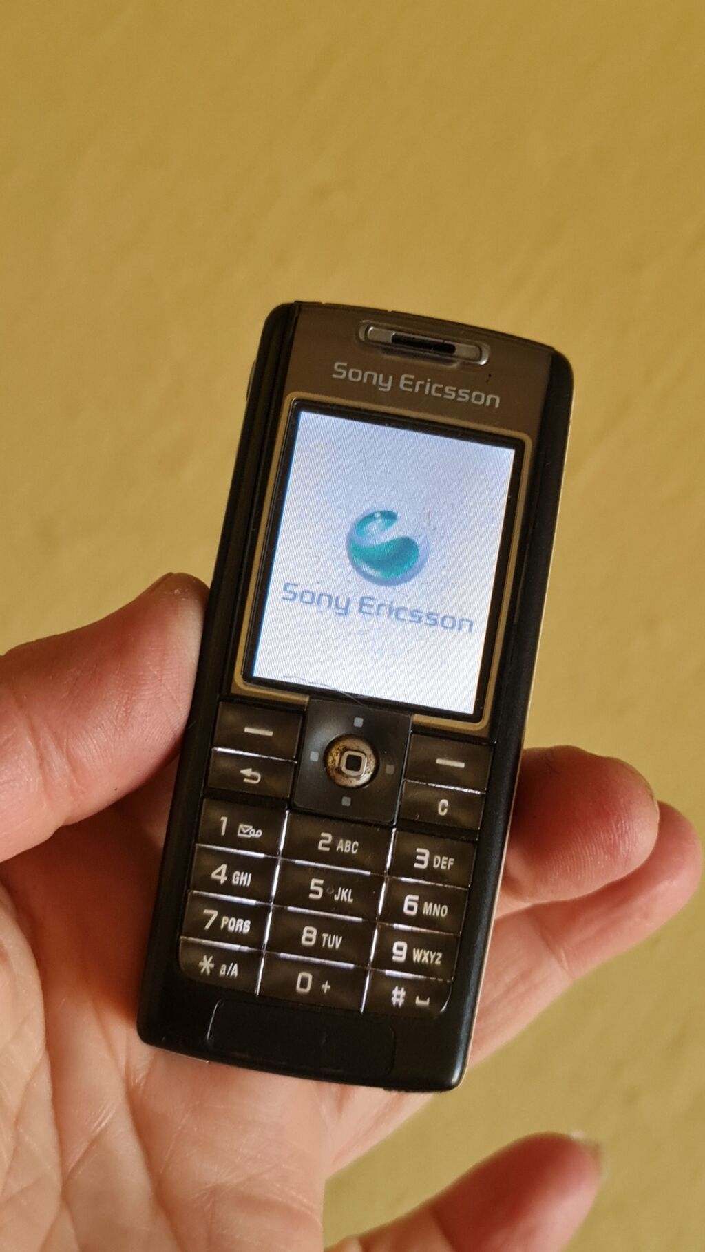 Sony Ericsson C510, bоја - Crna, Sa tastaturom