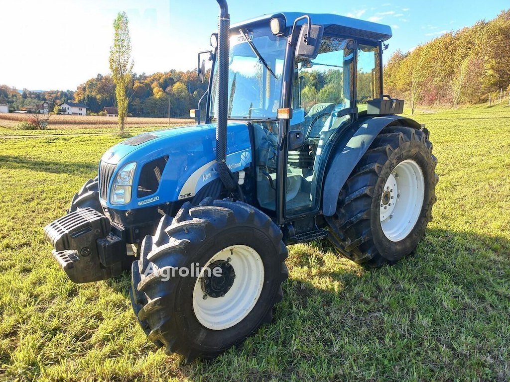 New Holland tn-d 70 a D traktor točkaš
