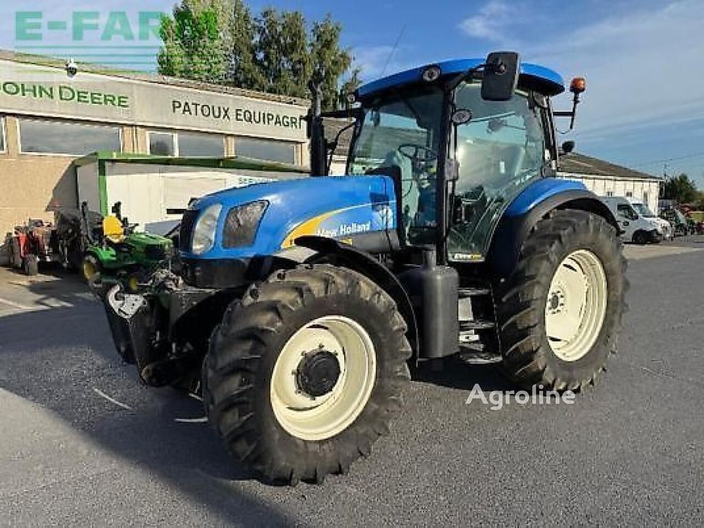 New Holland t6030 traktor točkaš