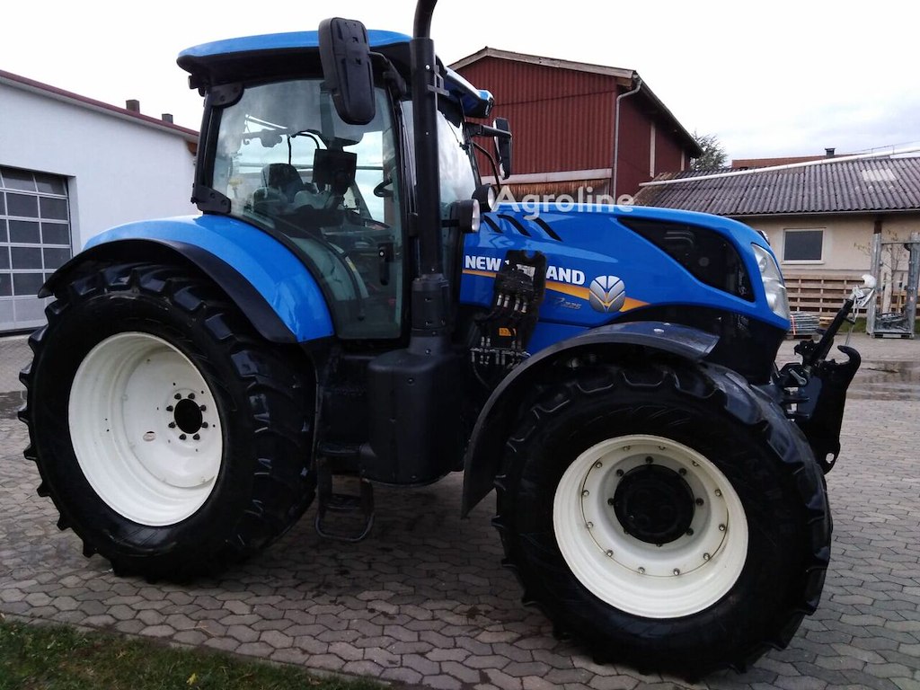 New Holland T7.225 AutoCommand traktor točkaš