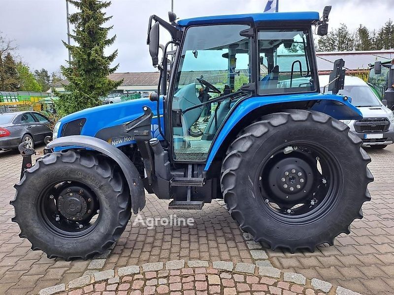 New Holland T5050 traktor točkaš