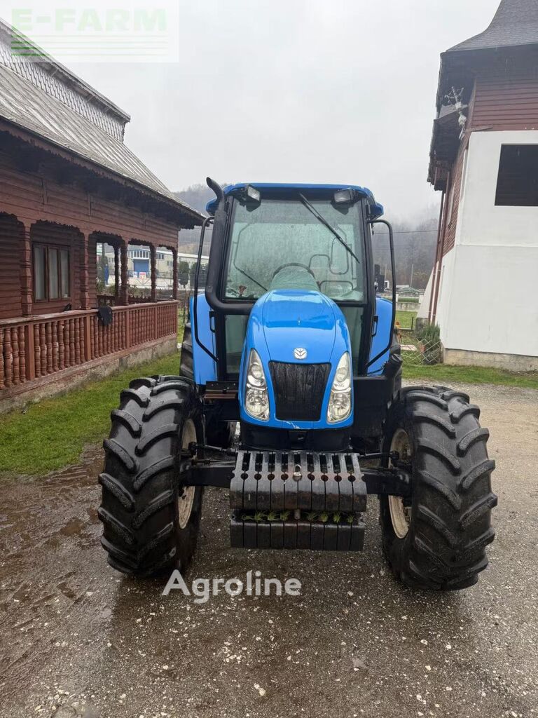 New Holland T5060 traktor točkaš