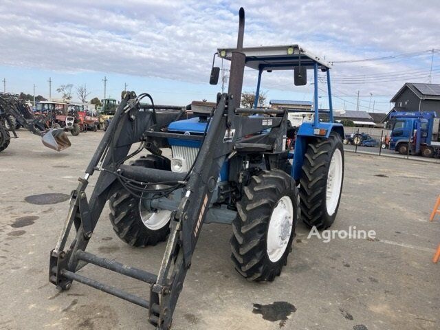 New Holland TRACTOR(NEW HOLLAND) traktor točkaš