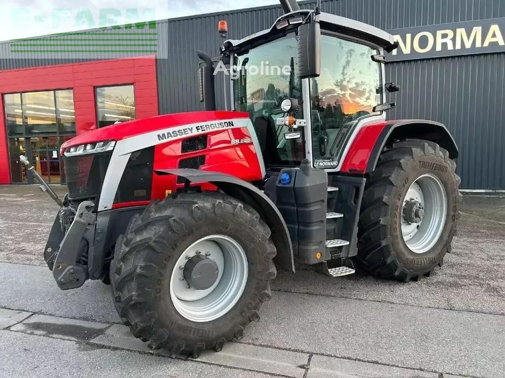 Massey Ferguson 8s.225 d7 traktor točkaš