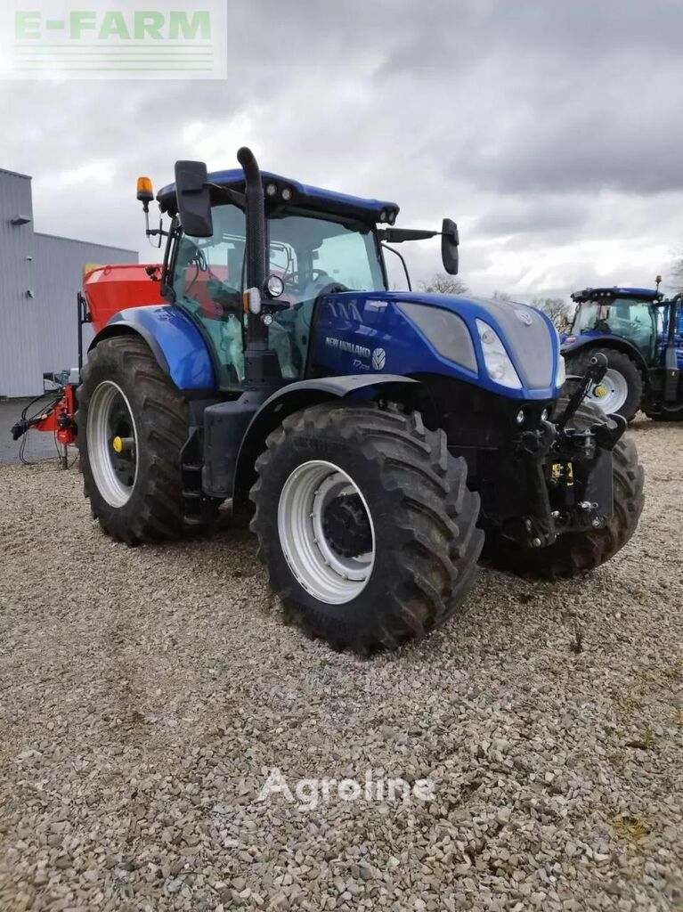 New Holland t7 270 ac traktor točkaš