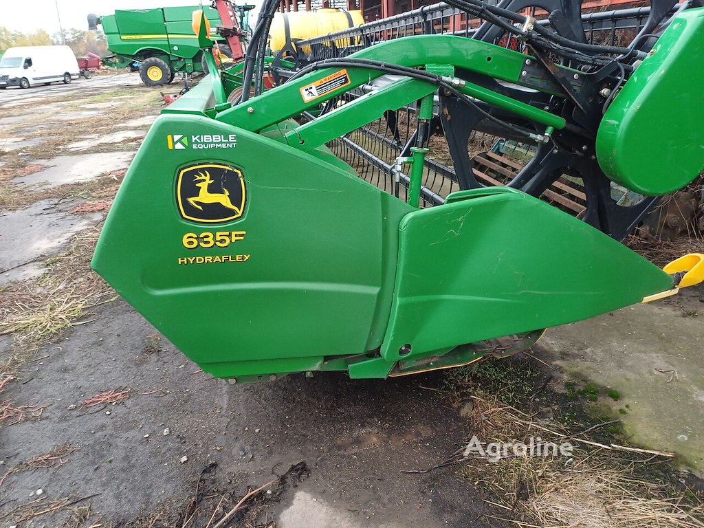 John Deere 635F adapter za žito