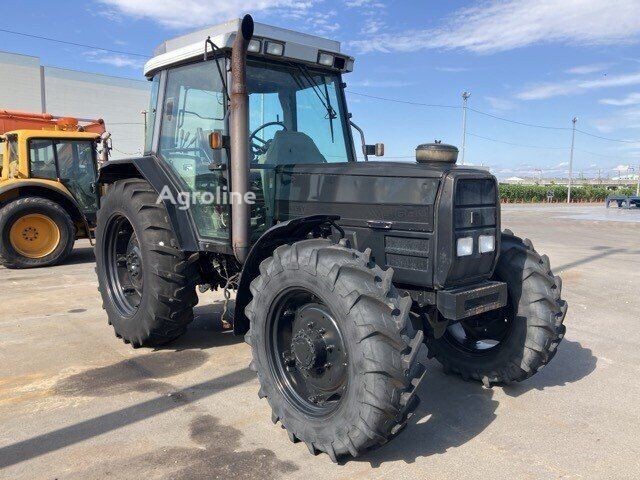 Massey Ferguson TRACTOR(Massey Ferguson) traktor točkaš