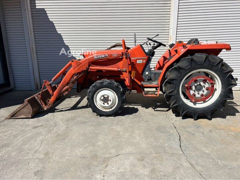 Kubota TRACTOR(Kubota) traktor točkaš