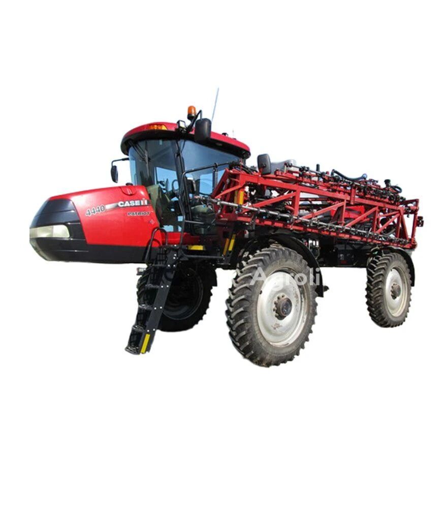 Case IH 4440 samohodna prskalica