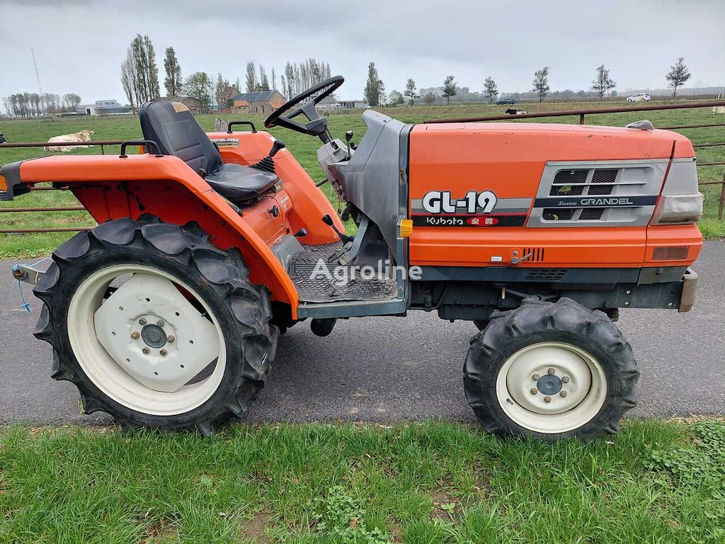 Prodaje se Kubota GL-19 mini traktor na aukciji