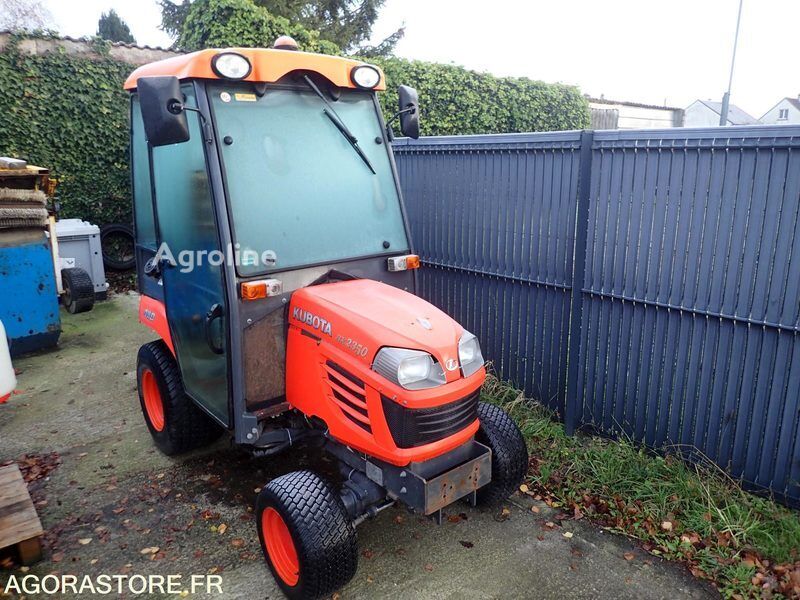 Prodaje se Kubota BX2350 mini traktor na aukciji