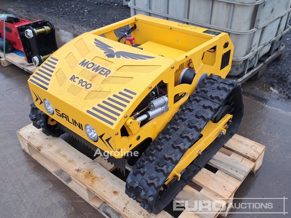 Prodaje se 2025 Salini RC-900 Radio Controlled Tracked Lawnmower (Controls traktor kosilica na aukciji