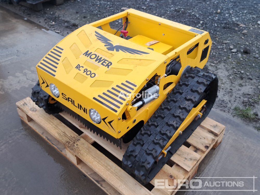 Prodaje se 2025 Salini RC-900 Radio Controlled Tracked Lawnmower (Controls traktor kosilica na aukciji