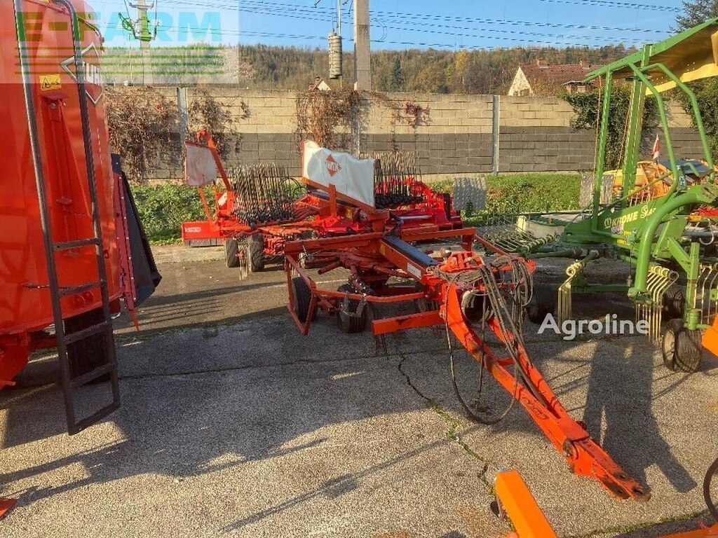 Kuhn ga 6632 prevrtač sena