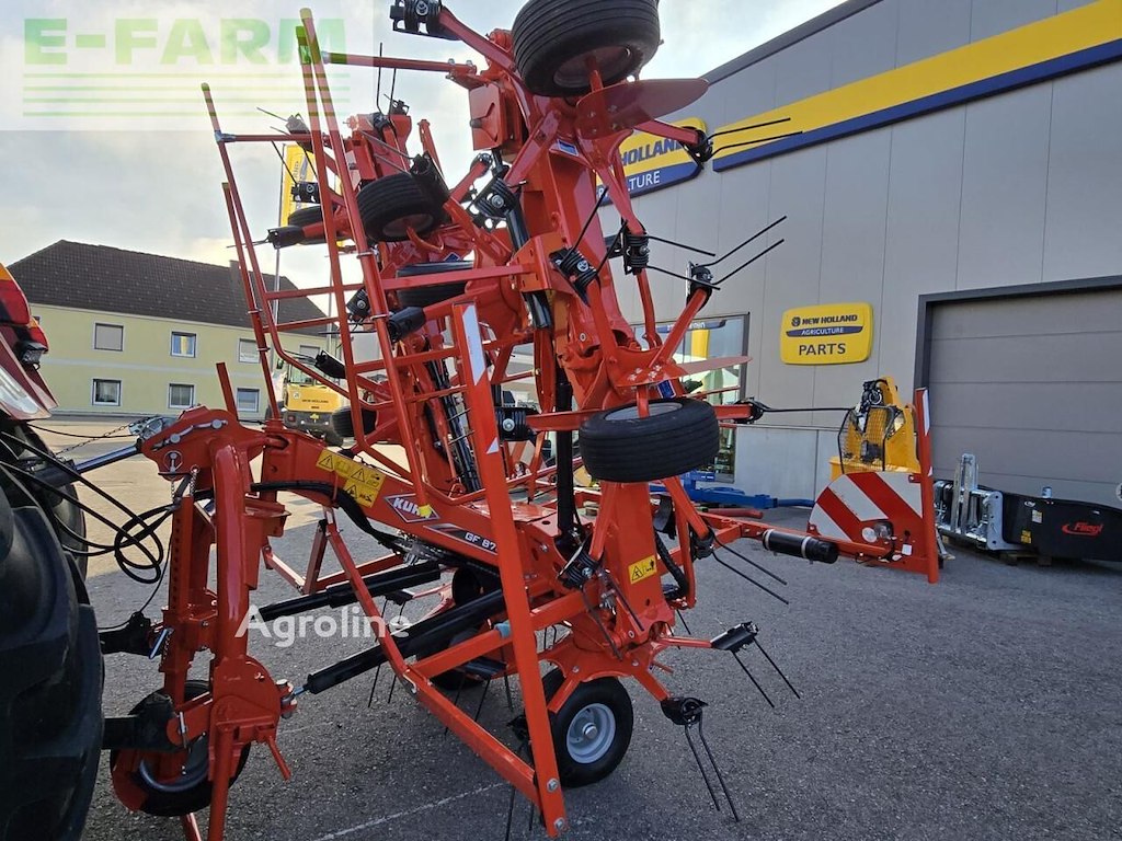 Kuhn gf 8703 prevrtač sena