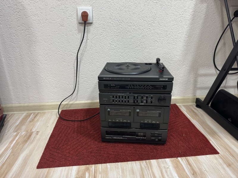 Dainichi HiFi muzički stub (radio, gramofon)