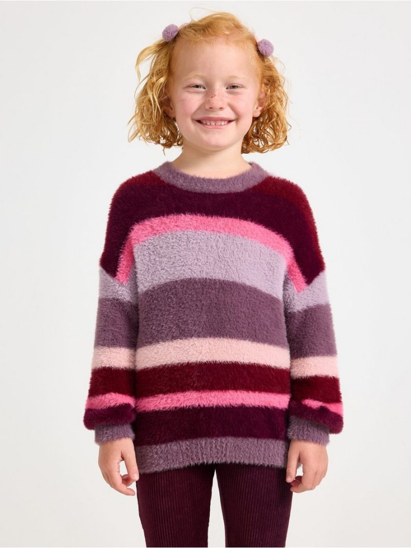 Džemper – Jumper in feather yarn