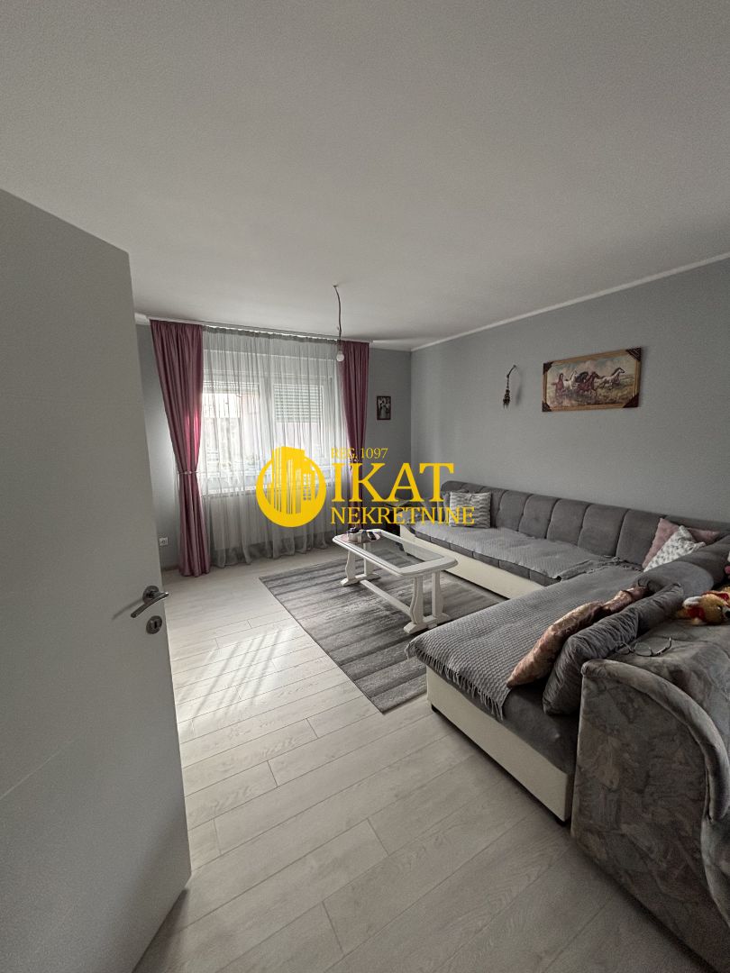 Kuća u Novoj Pazovi 354,17m2 sa 7,2 ara placa ID#4783 290.000 €