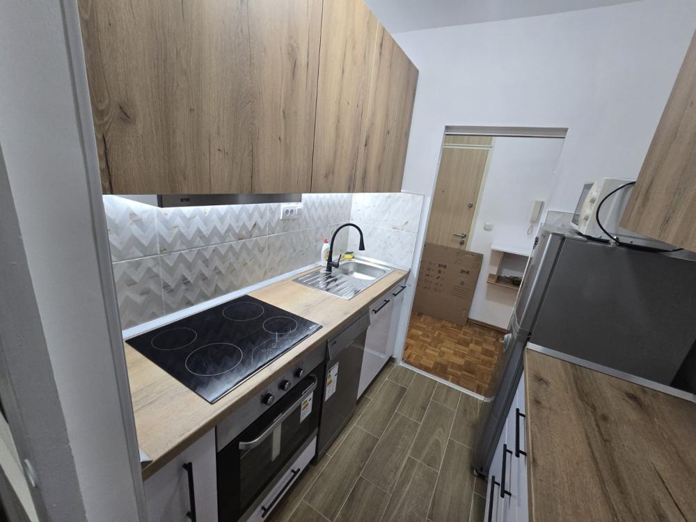 Blok 22,3.0,renoviran,polunamešten ID#718795 700 €