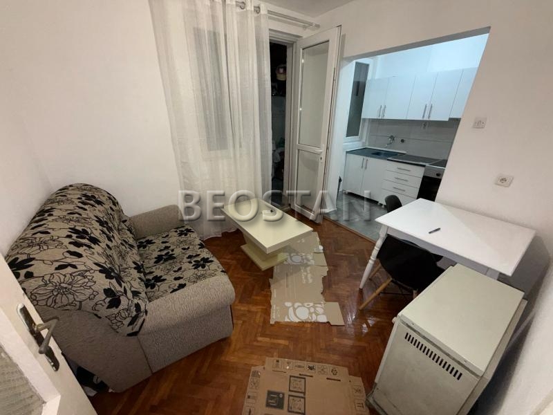 Širi centar - Karaburma #61697 300 €