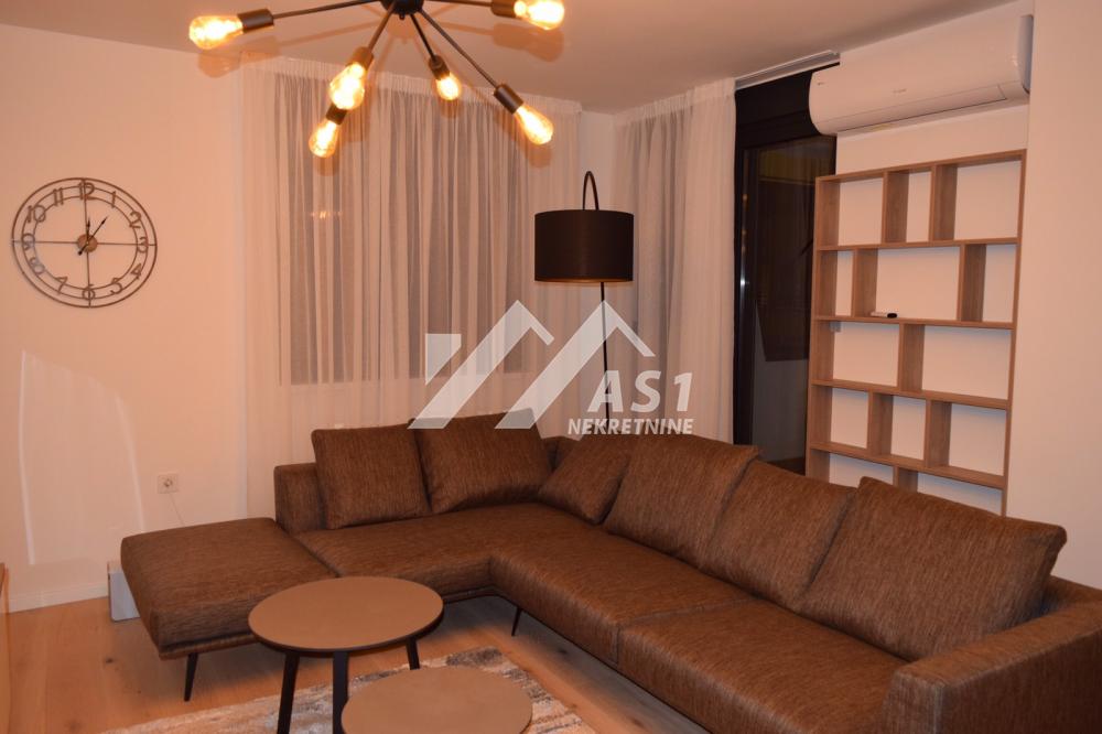 Izdajem LUX cetvorosoban stan sa garaznim mestom- novogradnja !!! ID#4711 950 €