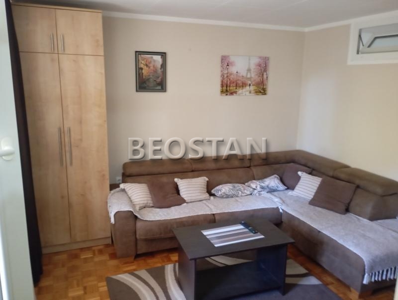Novi Beograd - Blok 45 #64882 500 €