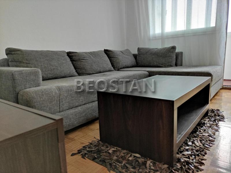 Novi Beograd - Blok 28 #65501 500 €